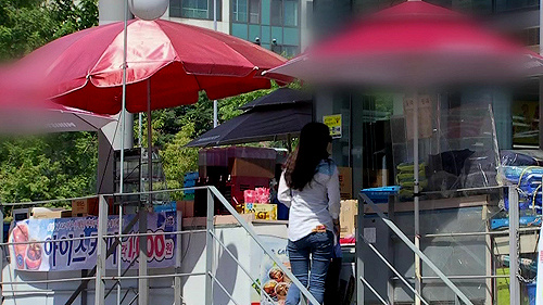 1700원 캔맥주가 2500원…한강 편의점의 '이상한 가격' | JTBC 뉴스