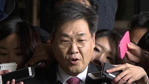 '대화록 유출 의혹' 정문헌 소환…'NLL 포기 발언' 또 주장 | JTBC 뉴스