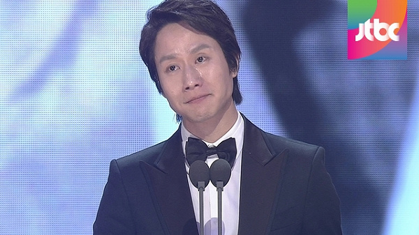 [백상] TV부문 남자 신인상 '응답하라 1994' 정우 | JTBC 뉴스