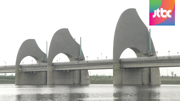 영산강사업단, 300억대 위약금 면제…건설사 봐줬나 | JTBC 뉴스