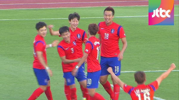 아시안게임 축구도 희망의 승리 쐈다…UAE 2:1로 승리 | JTBC 뉴스