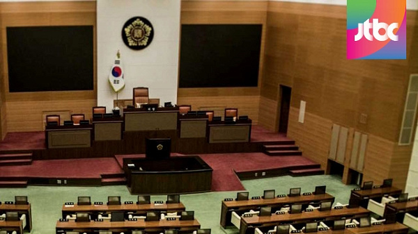 연간 2200억 잡아먹는 지방의회…범죄 연루 등 골치 | JTBC 뉴스