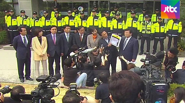 [야당] '비밀 TF' 논란…여야 '역사 교과서' 갈등 격화 | JTBC 뉴스