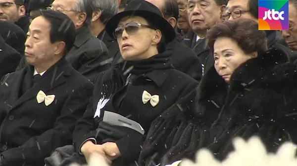 가족들, YS 마지막 길 '배웅'…장남 김은철 씨도 참석 | JTBC 뉴스