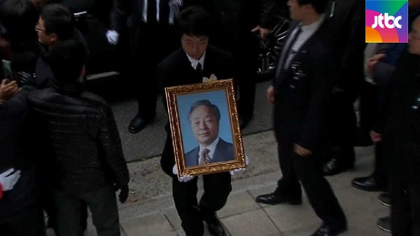 '칼국수 대통령' 뜻 기려…노제·추모제 없이 떠난 YS | JTBC 뉴스