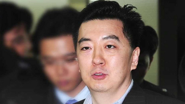 BBK 김경준 만기출소…"MB 연루 밝힐 결정적 자료 있다"