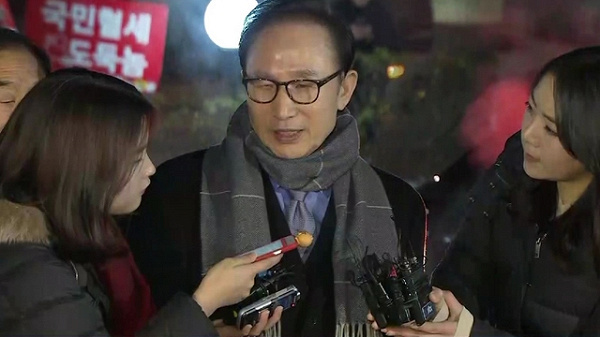 MB, 강남서 '송년회'…"다스, 나한테 물어볼 것 아니다" | JTBC 뉴스