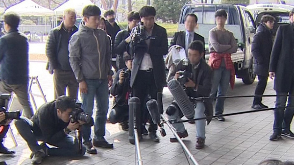 MB 소환 앞둔 청사 앞 '폭풍전야'…10시부터 조사 시작 | JTBC 뉴스