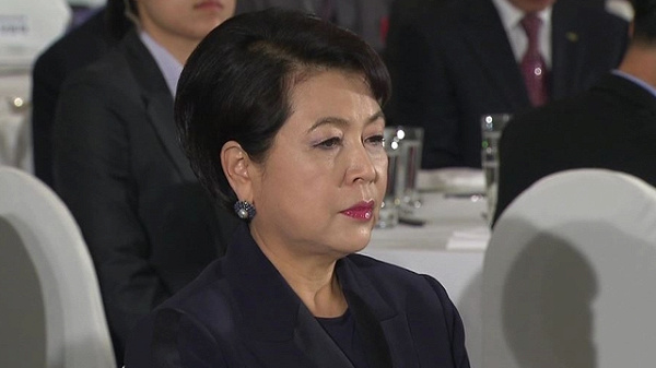 구속 연장에 MB '담담' 변호인 '반발'…김윤옥, 조사 거부 | JTBC 뉴스