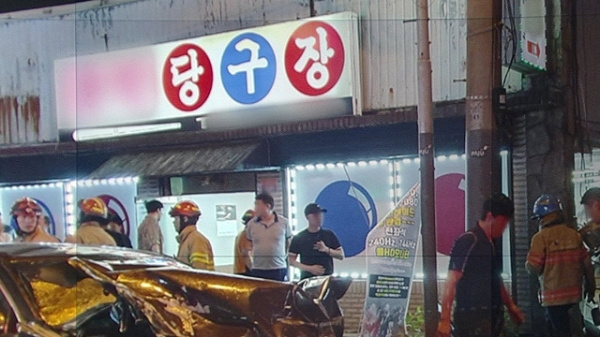 인천 주택화재 60대 숨져…파주선 당구장 벽 뚫고 들어간 SUV | JTBC 뉴스