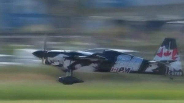 장애물 피해 요리조리…시속 400㎞ 비행 '하늘 위 F1' | JTBC 뉴스