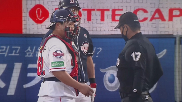 포수 말 듣고 "삼진 아웃"…KBO, 오심 심판 '강등' | JTBC 뉴스