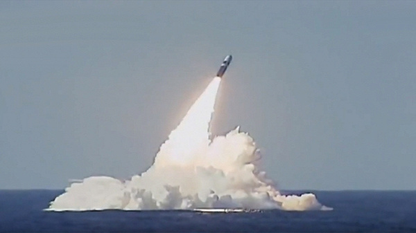 SLBM 수중 발사시험 세계 7번째 성공…신형 미사일도 공개 | JTBC 뉴스