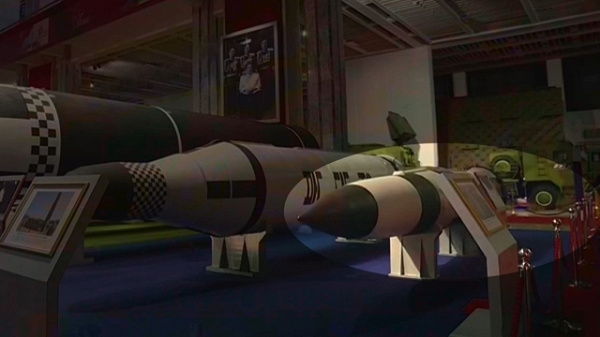 북, 올해 8번째 미사일 쐈다…이번엔 '소형 SLBM' 추정 | JTBC 뉴스