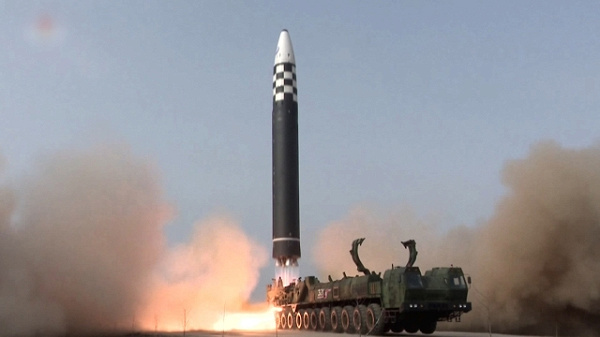 진짜 신형 ICBM? 영상 조작?…전문가 "의심할 부분 많아" | JTBC 뉴스