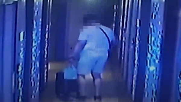 [영상] "고생했다" 손님이 건넨 음료에 수면제가…1700만원 털린 택시기사 | JTBC 뉴스