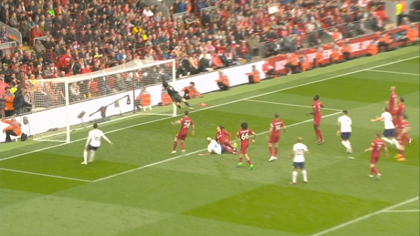 손흥민, EPL 7시즌 연속 두 자릿수 득점…팀은 아쉬운 패배 | JTBC 뉴스