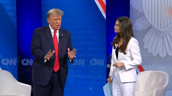 CNN 출연한 트럼프, 인터뷰 진행자에 "끔찍한 사람" 독설 | JTBC 뉴스