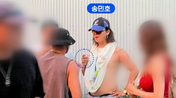 '대인기피증' 송민호…복무 중 'DJ 파티' 목격담 나와 | JTBC 뉴스