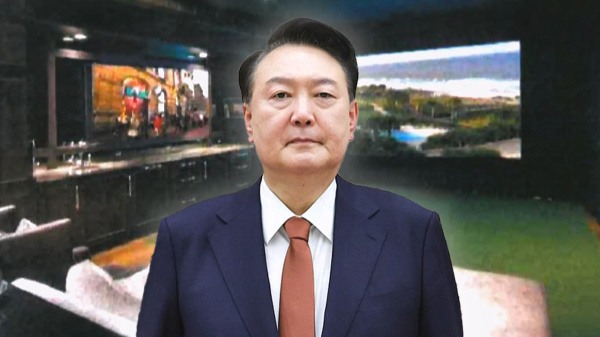 [단독] '스크린골프' 경호처 건물에 설치…"직원용이라며 자물쇠 달아놔" | JTBC 뉴스